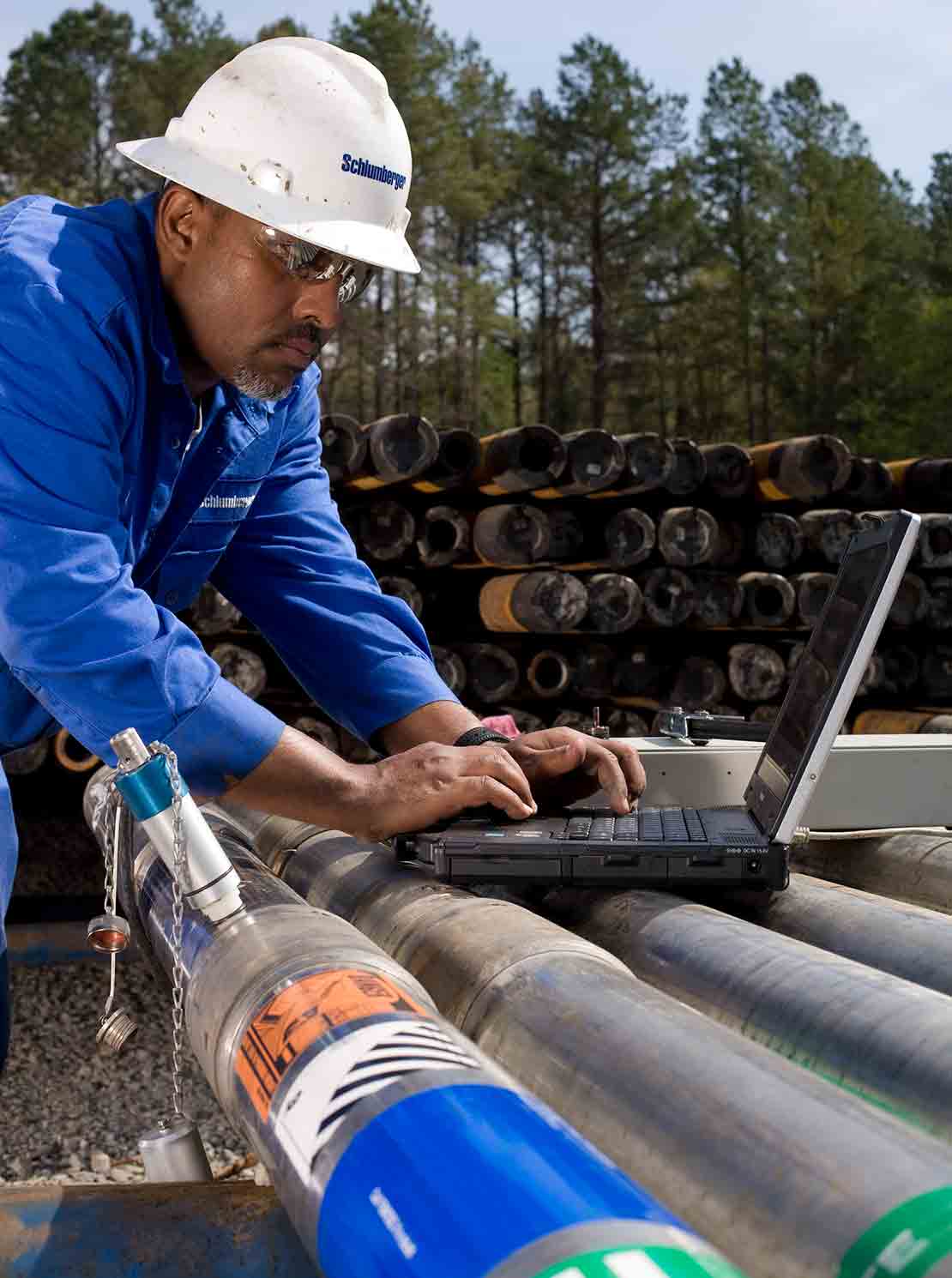 Dogleg Drilling System - High Build Rate Rotary Steerable System | SLB